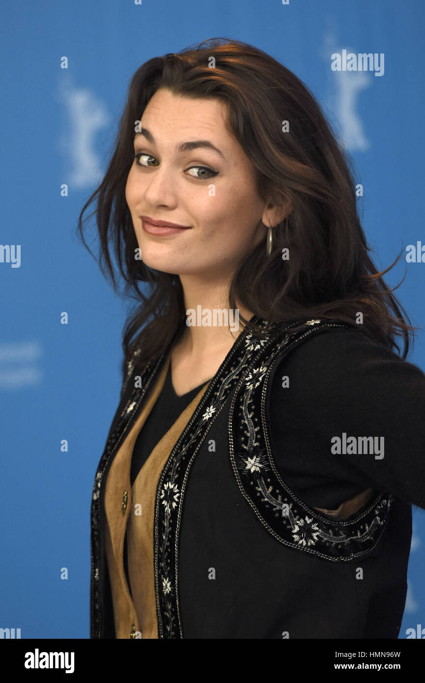 Ella rumpf hi-res stock photography and images - Alamy