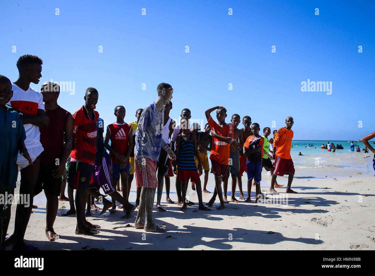 Mogadishu, Somalia. 10th Feb, 2017. People amuse themselves at seaside ...