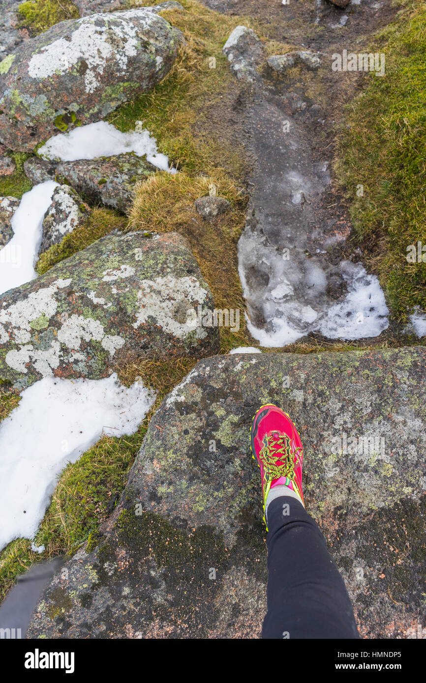 Running up mountain scotland hi-res stock photography and images - Alamy