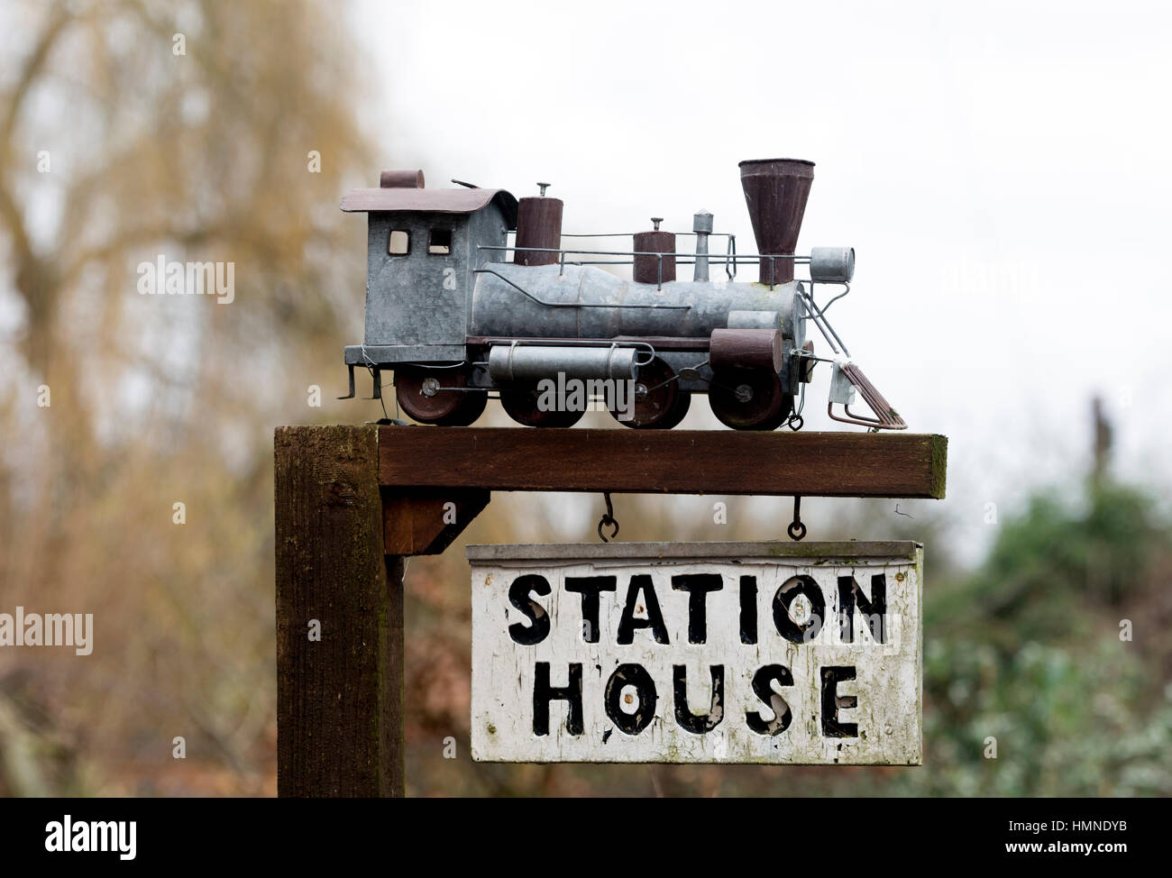 Train station sign uk hi-res stock photography and images - Alamy