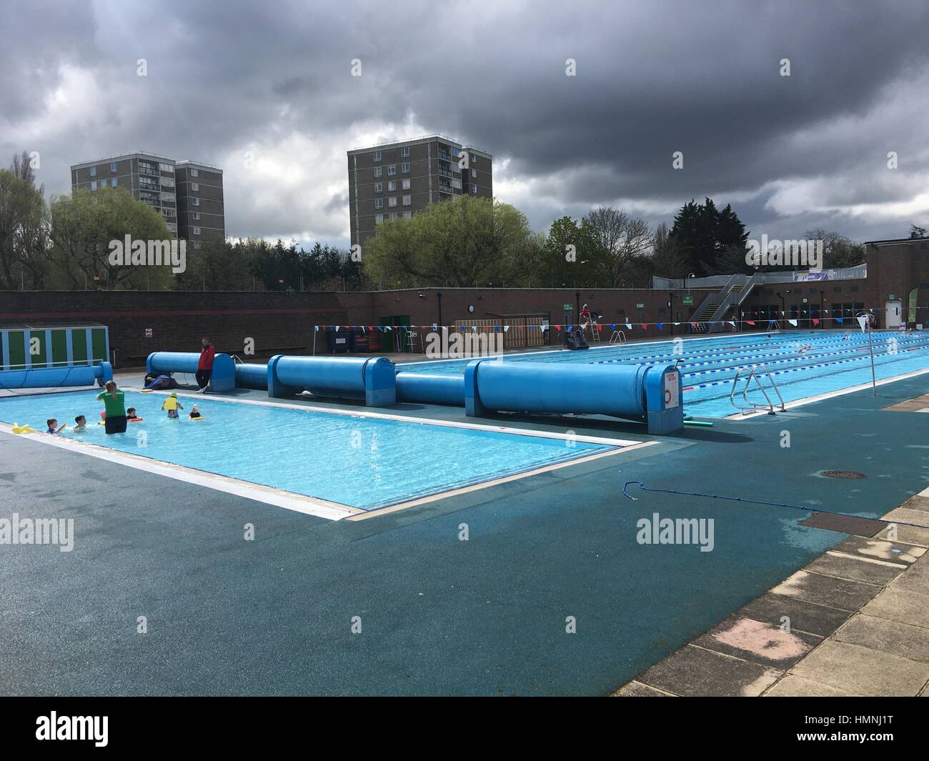 Charlton Lido's heated 50m outdoor swimming pool in Hornfair Park ...