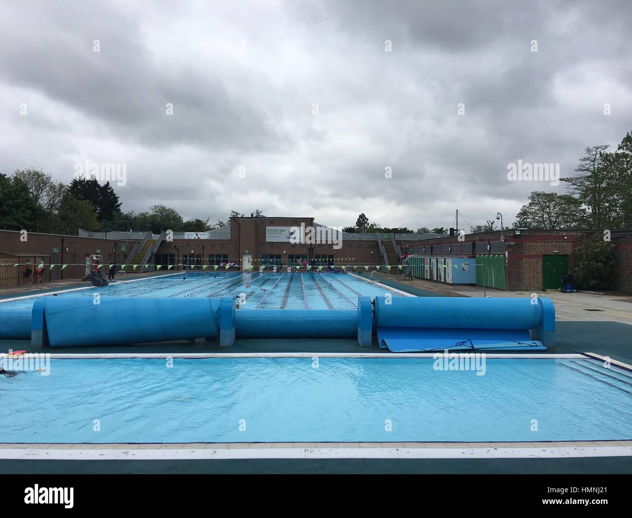 Charlton Lido's heated 50m outdoor swimming pool in Hornfair Park ...
