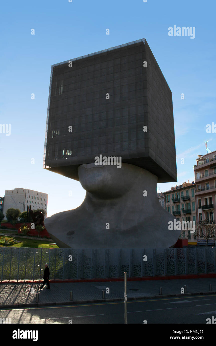 The Square Head building in Nice, a habitable building by the French ...