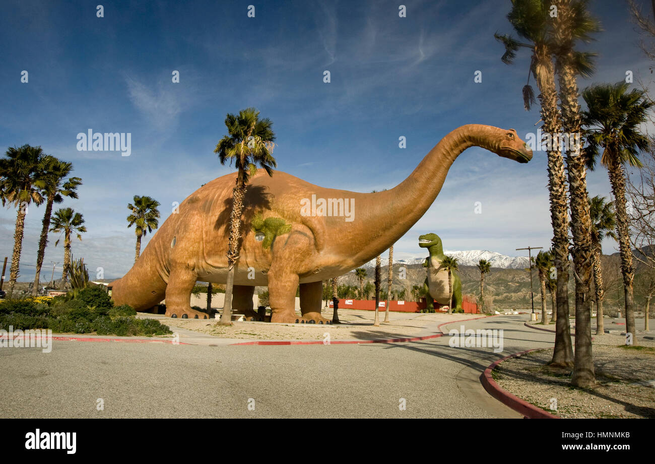 Life size replica of dinosaur as roadside attraction at Cabazon en ...
