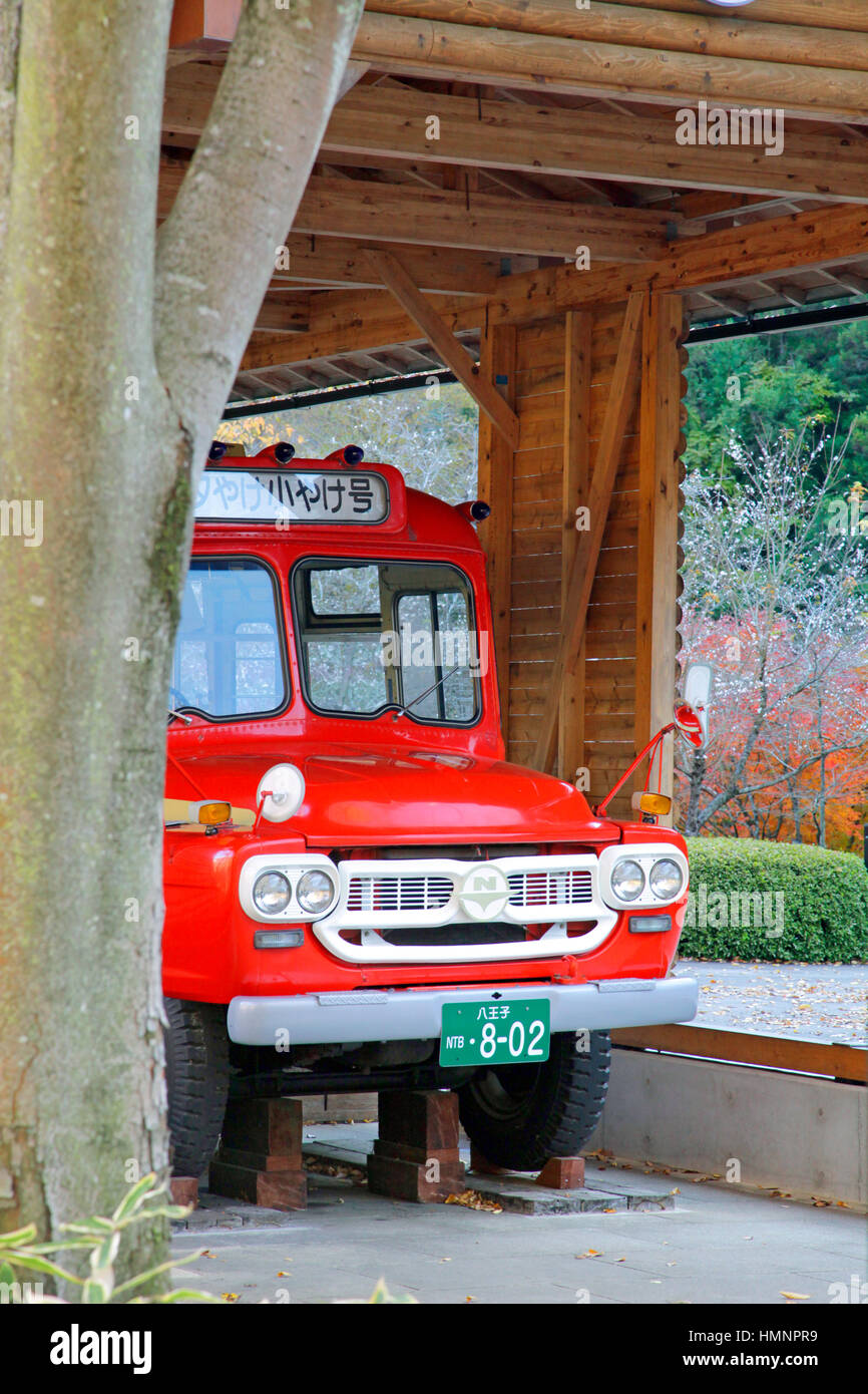 Isuzu BX Bonnet Bus at Yuyake Koyake Fureai no Sato Hachioji city Tokyo ...