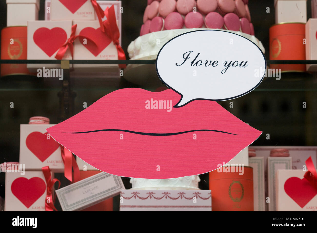 Valentines day Shop window display Stock Photo - Alamy