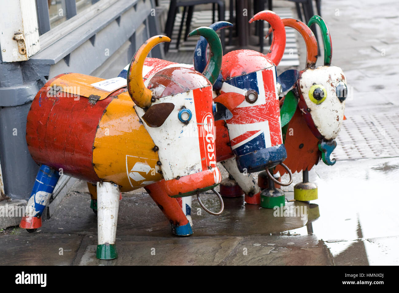 Metal Bull Garden Ornaments Stock Photo - Alamy