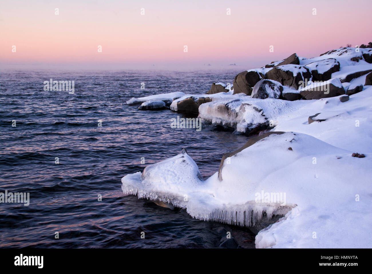 Lake duluth ice hi-res stock photography and images - Alamy