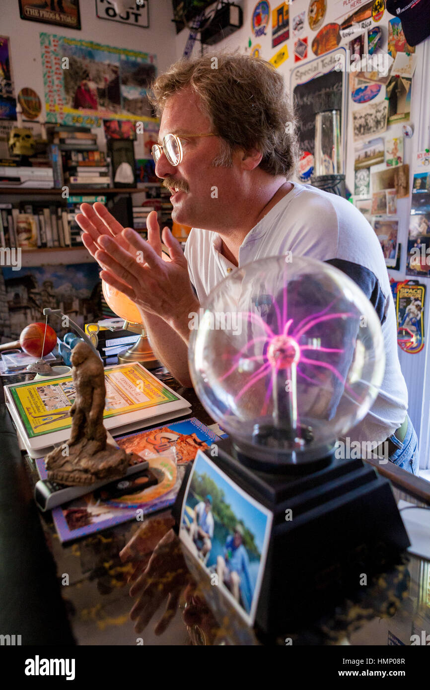 Author David Hatcher Childress at the World Explorers Club in Kempton ...