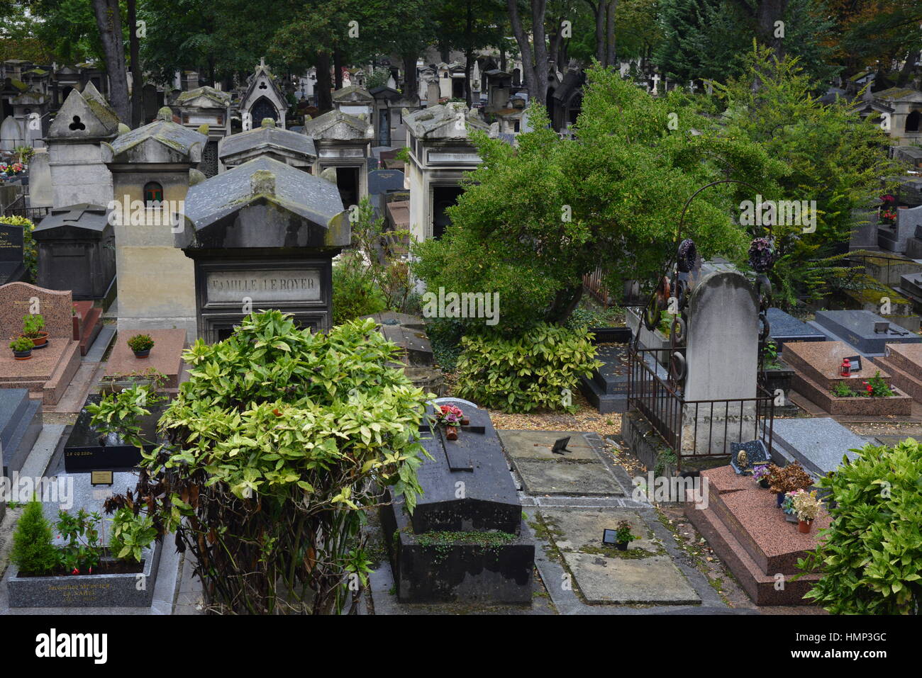 Quiet rules among the graves in the famous graveyard Le Cimetière du ...