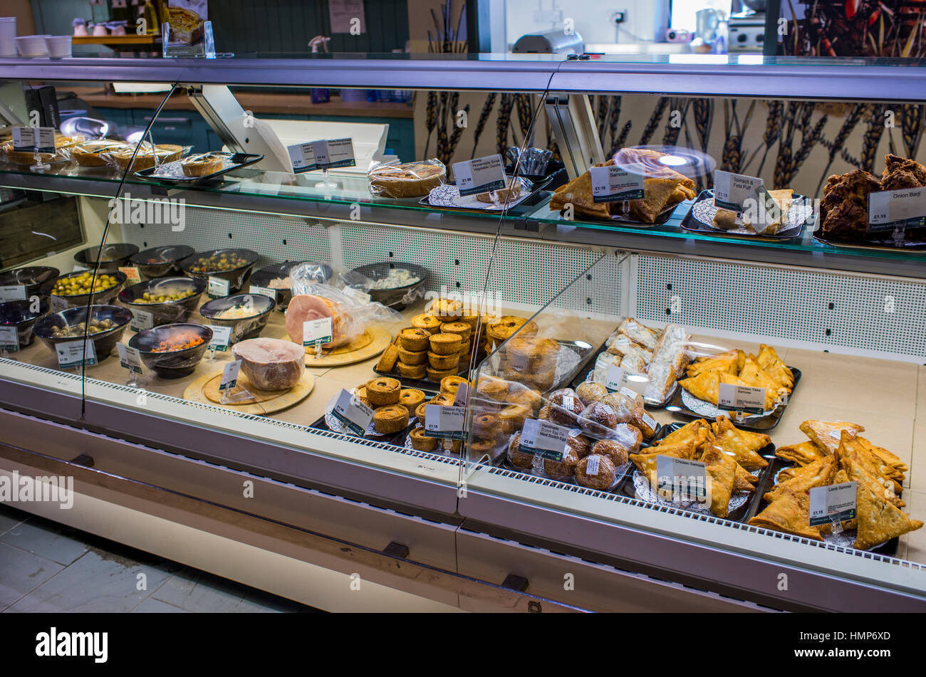 generic supermarket interior Stock Photo - Alamy