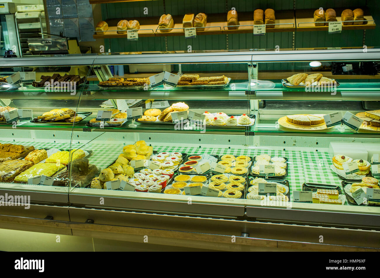 generic supermarket interior Stock Photo - Alamy