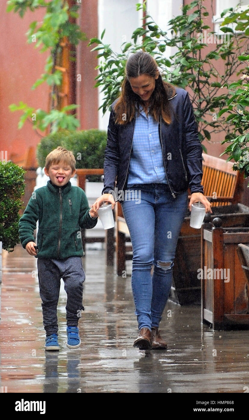 Jennifer Garner out for breakfast with her son Samuel Garner Affleck in ...