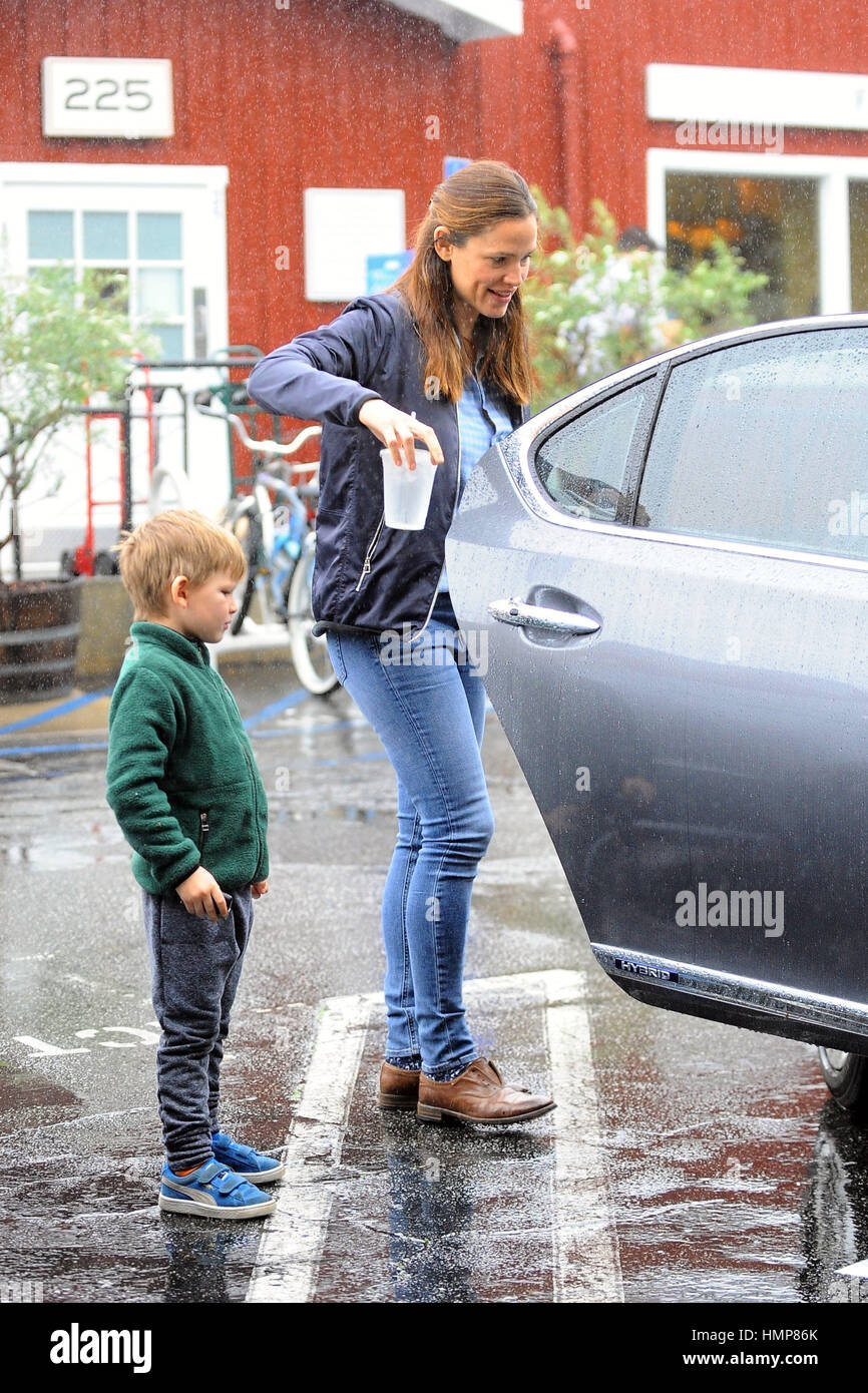 Jennifer Garner out for breakfast with her son Samuel Garner Affleck in ...