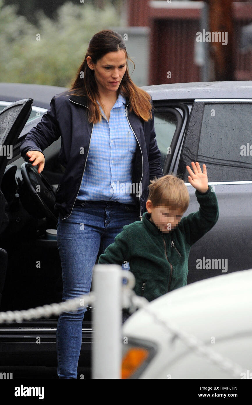 Jennifer Garner out for breakfast with her son Samuel Garner Affleck in ...