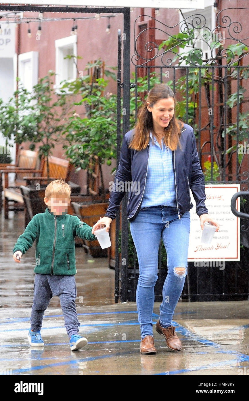 Jennifer Garner out for breakfast with her son Samuel Garner Affleck in ...