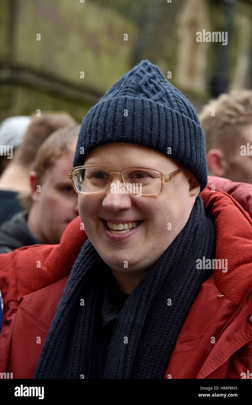 BBC Doctor Who, filming in Mount Stuart Square, Cardiff Bay. Actors ...