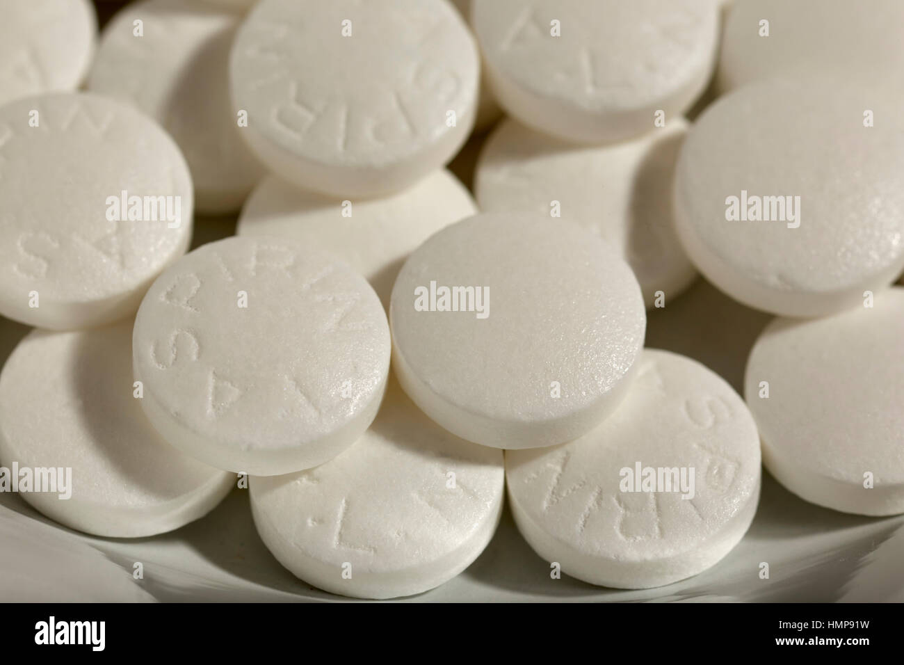 Aspirin tablets hi-res stock photography and images - Alamy