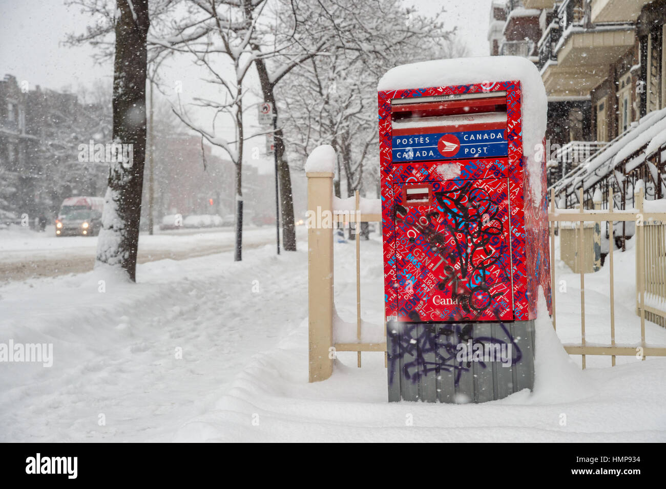 Canada post delivery service hi-res stock photography and images - Alamy