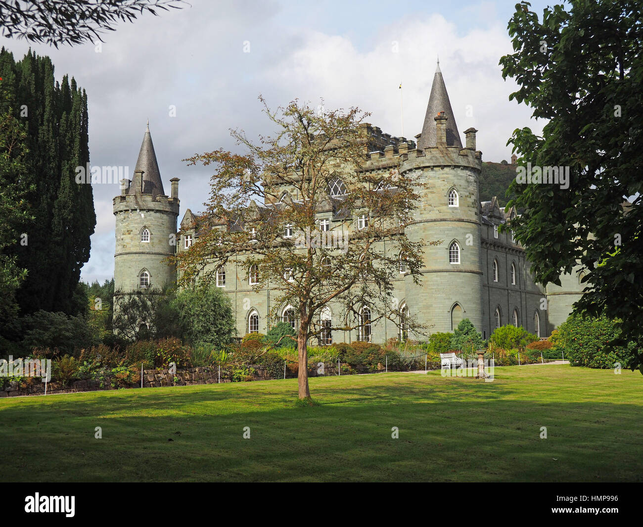 Inveraray castle garden hi-res stock photography and images - Alamy