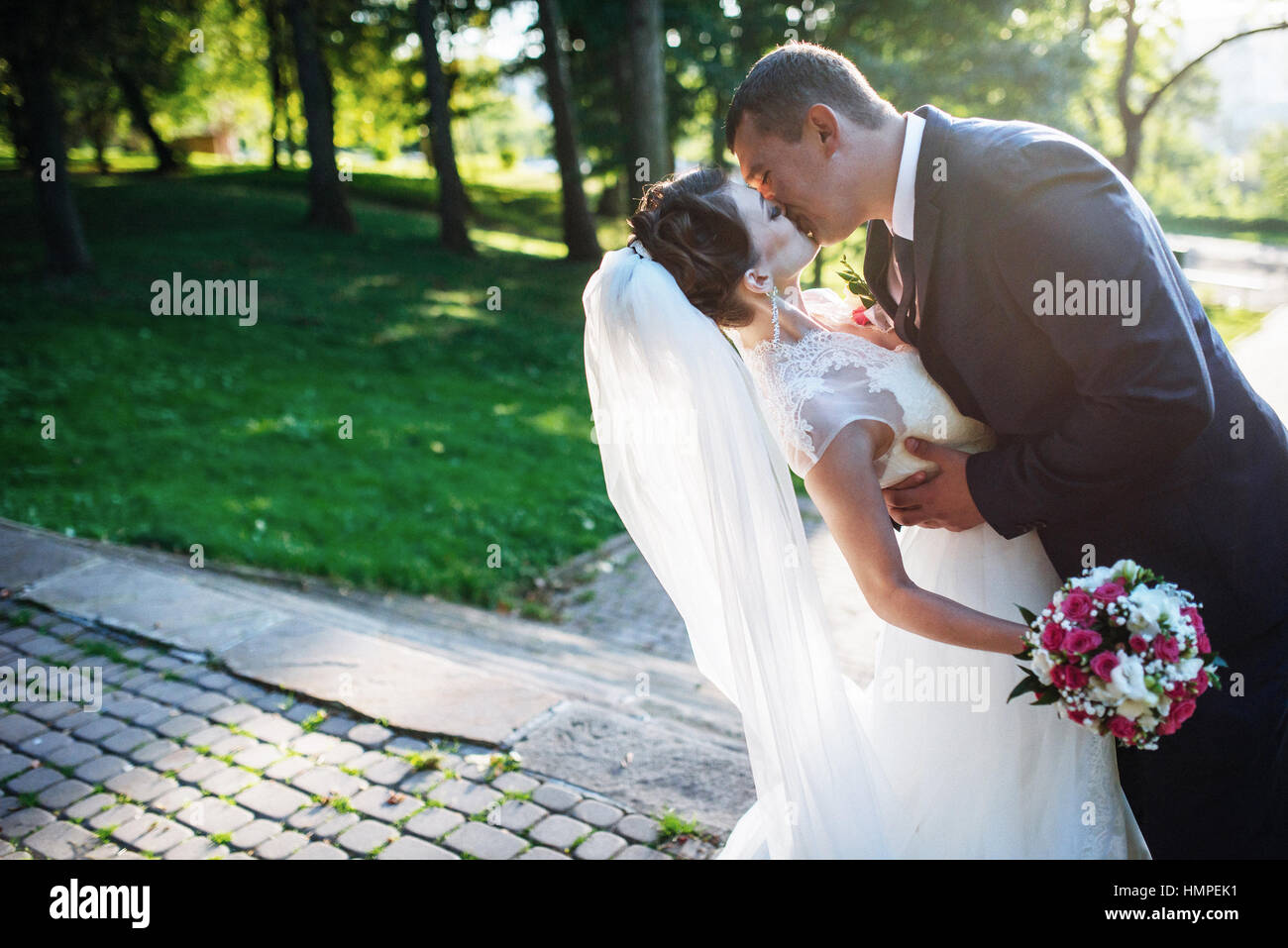 Portrait of wedding couple Stock Photo - Alamy