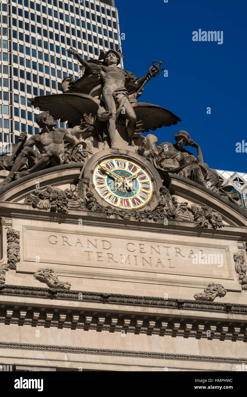 Terminal clock hi-res stock photography and images - Alamy