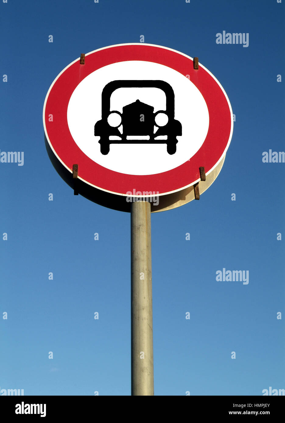 Prohibition sign motor vehicles hi-res stock photography and images - Alamy