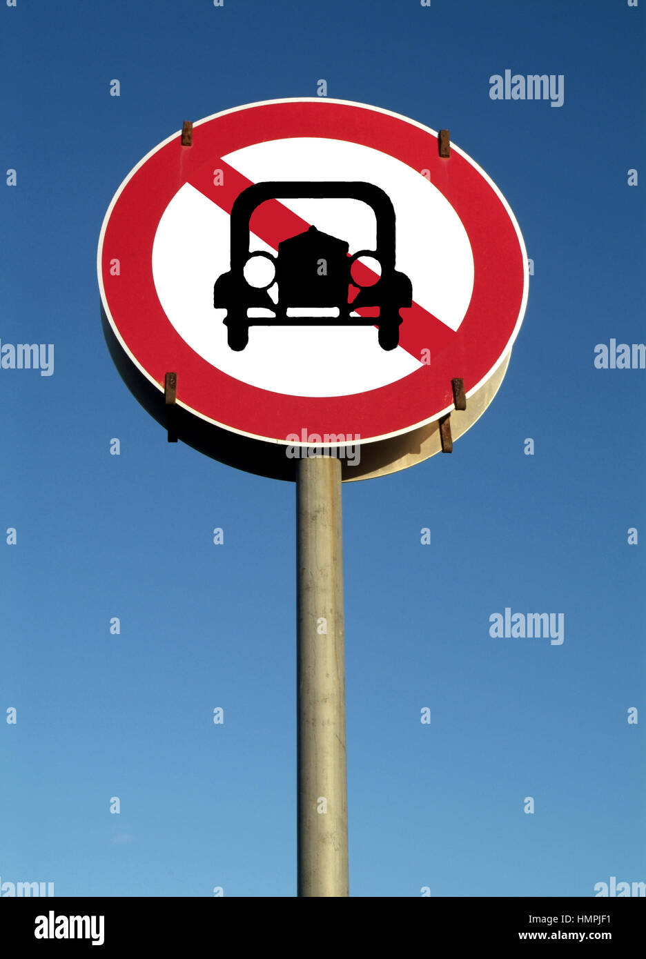 Prohibition sign motor vehicles hi-res stock photography and images - Alamy
