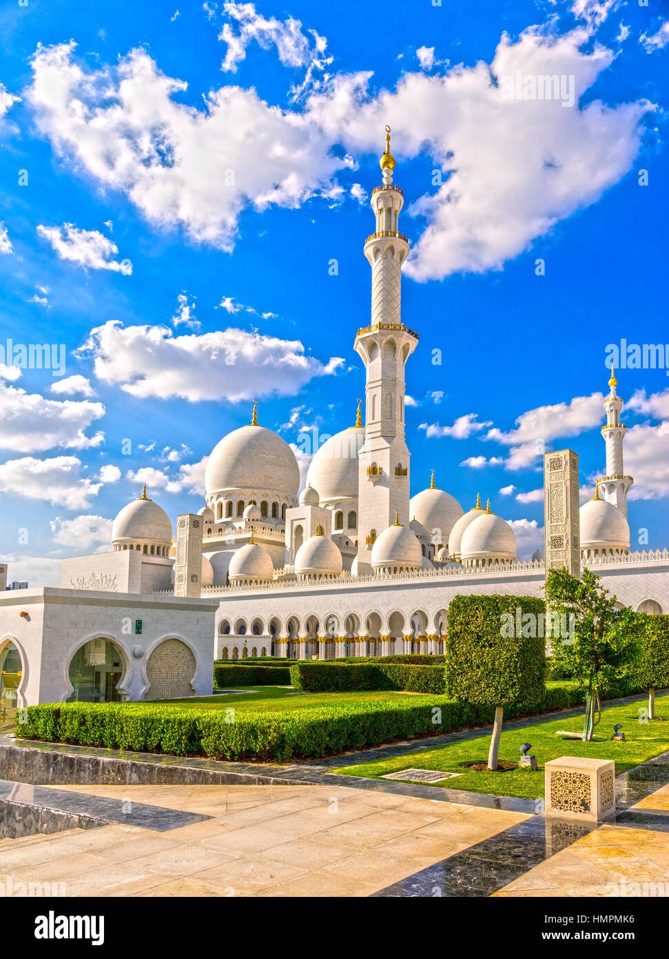 Sheikh khalifa mosque hi-res stock photography and images - Alamy