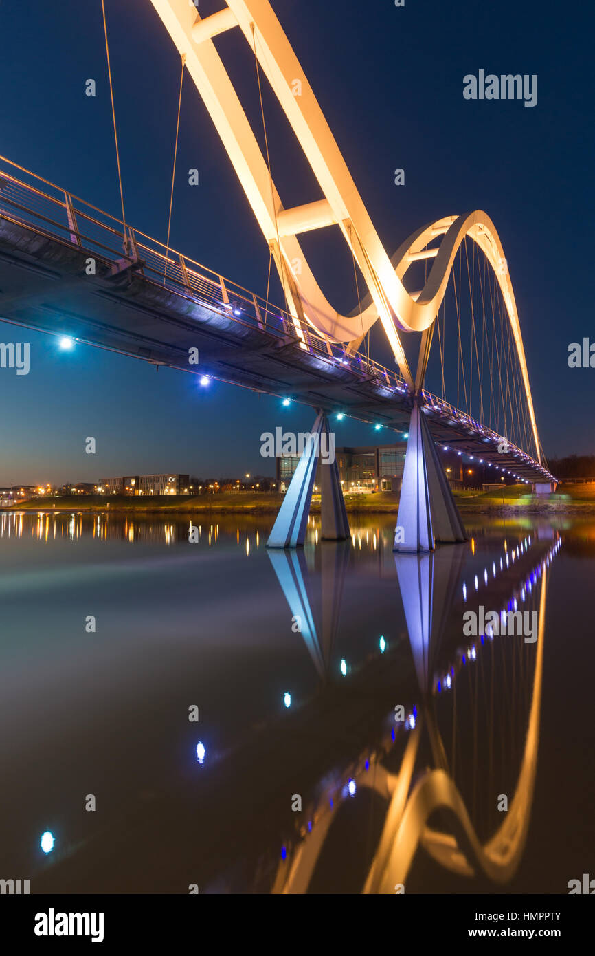 The Infinity Bridge spanning the river Tees at Stockton-on-Tees ...