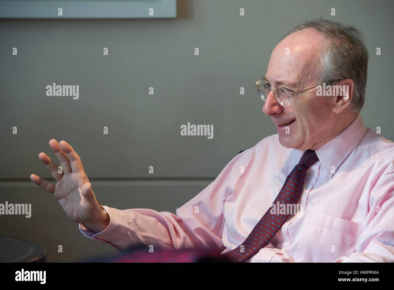 Sir Malcolm Rifkind in conversation Stock Photo - Alamy
