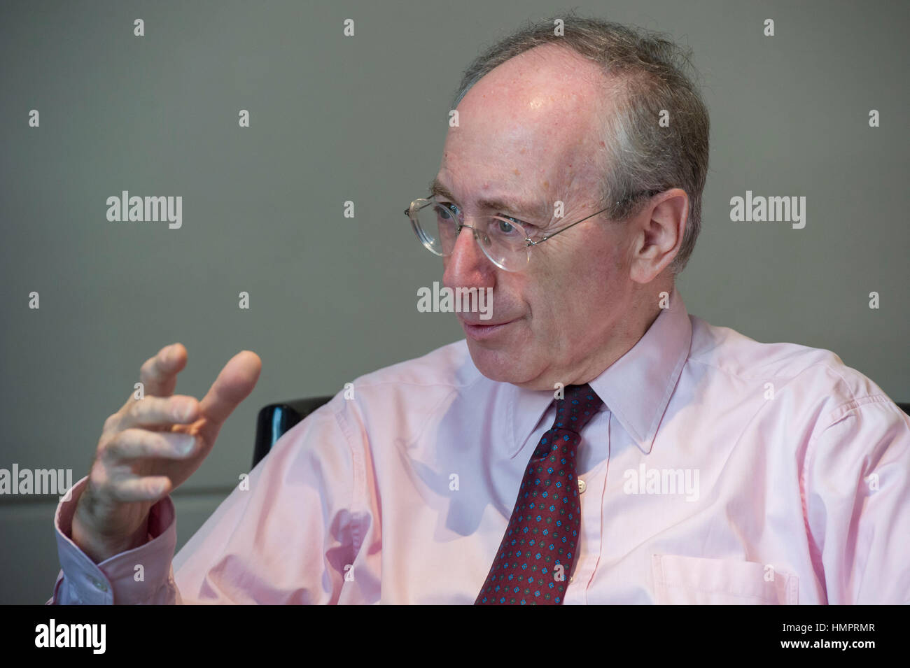 Sir Malcolm Rifkind in conversation Stock Photo - Alamy