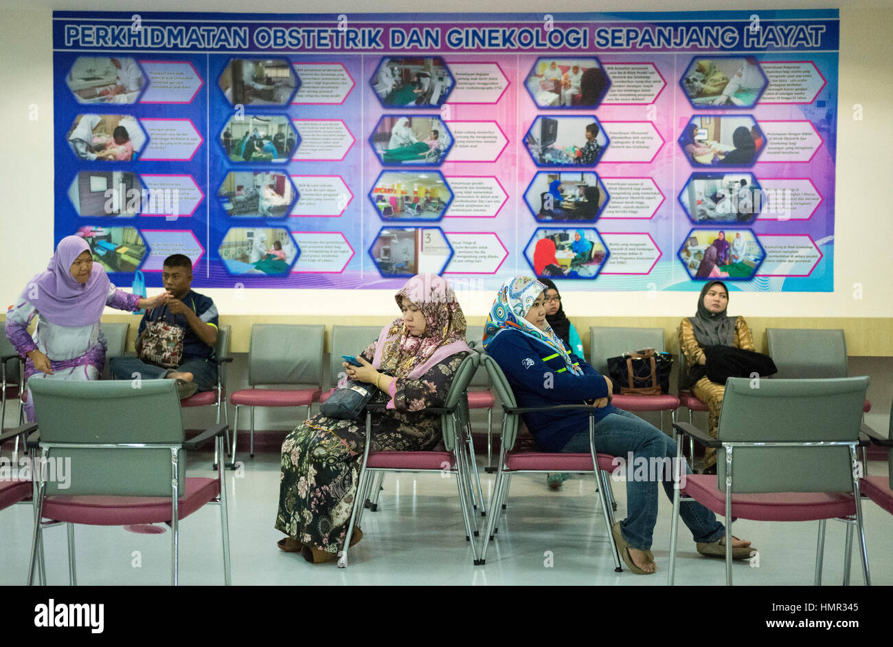 Medical waiting room poster hi-res stock photography and images - Alamy