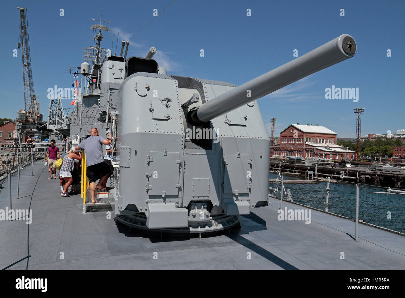 5in gun hi-res stock photography and images - Alamy