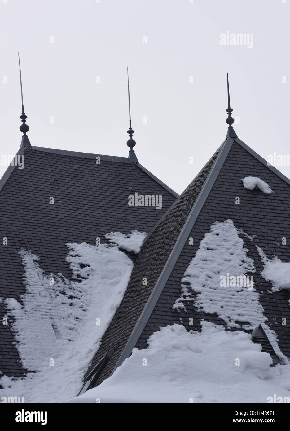 Slate pitched roof hi-res stock photography and images - Alamy