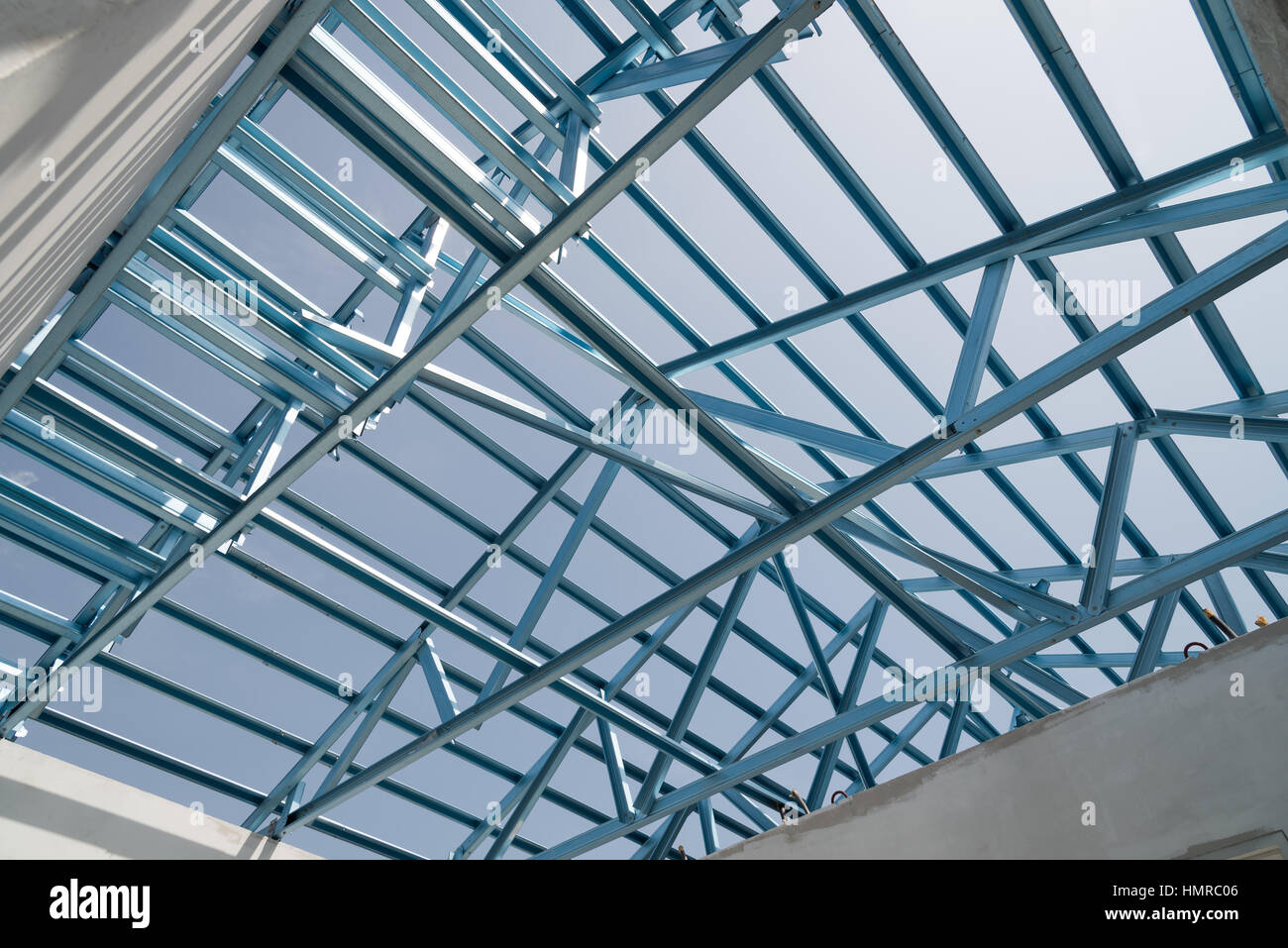 Structure of steel roof frame for building construction Stock Photo - Alamy