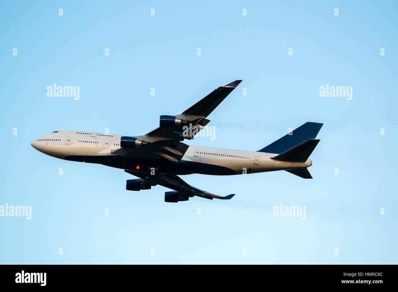 Boeing 747 takeoff hi-res stock photography and images - Alamy