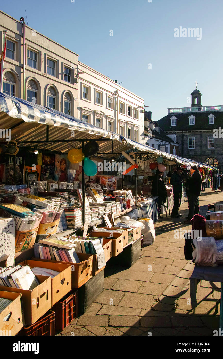 street market warwick uk Stock Photo - Alamy