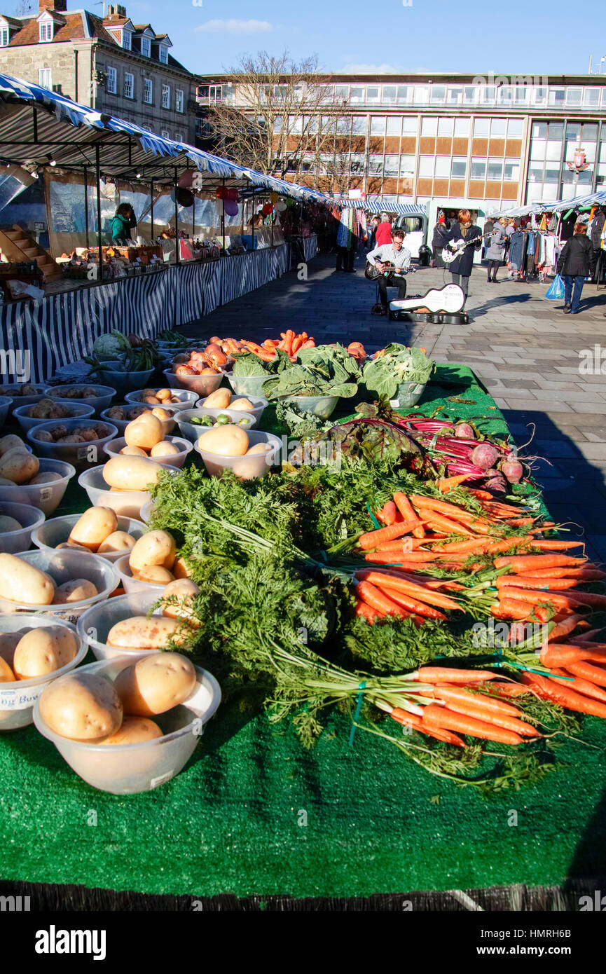street market warwick uk Stock Photo - Alamy
