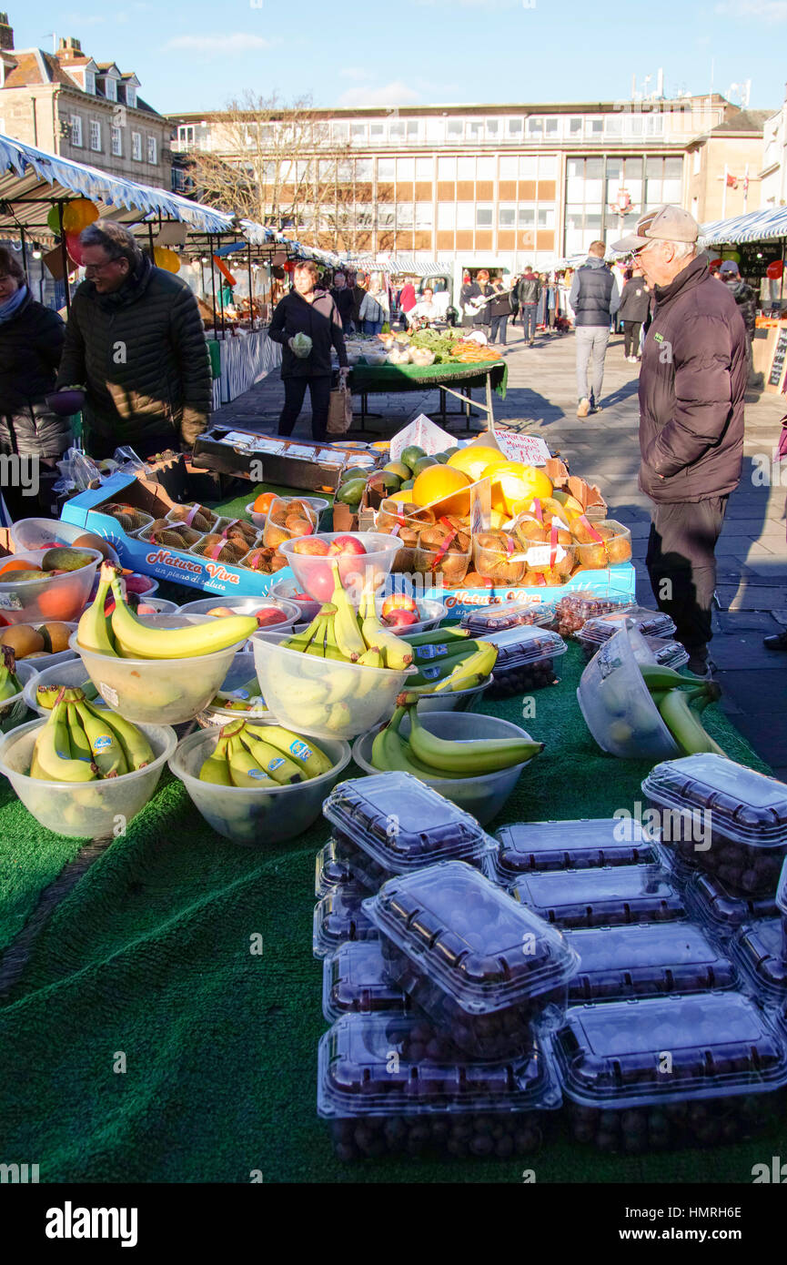 street market warwick uk Stock Photo - Alamy