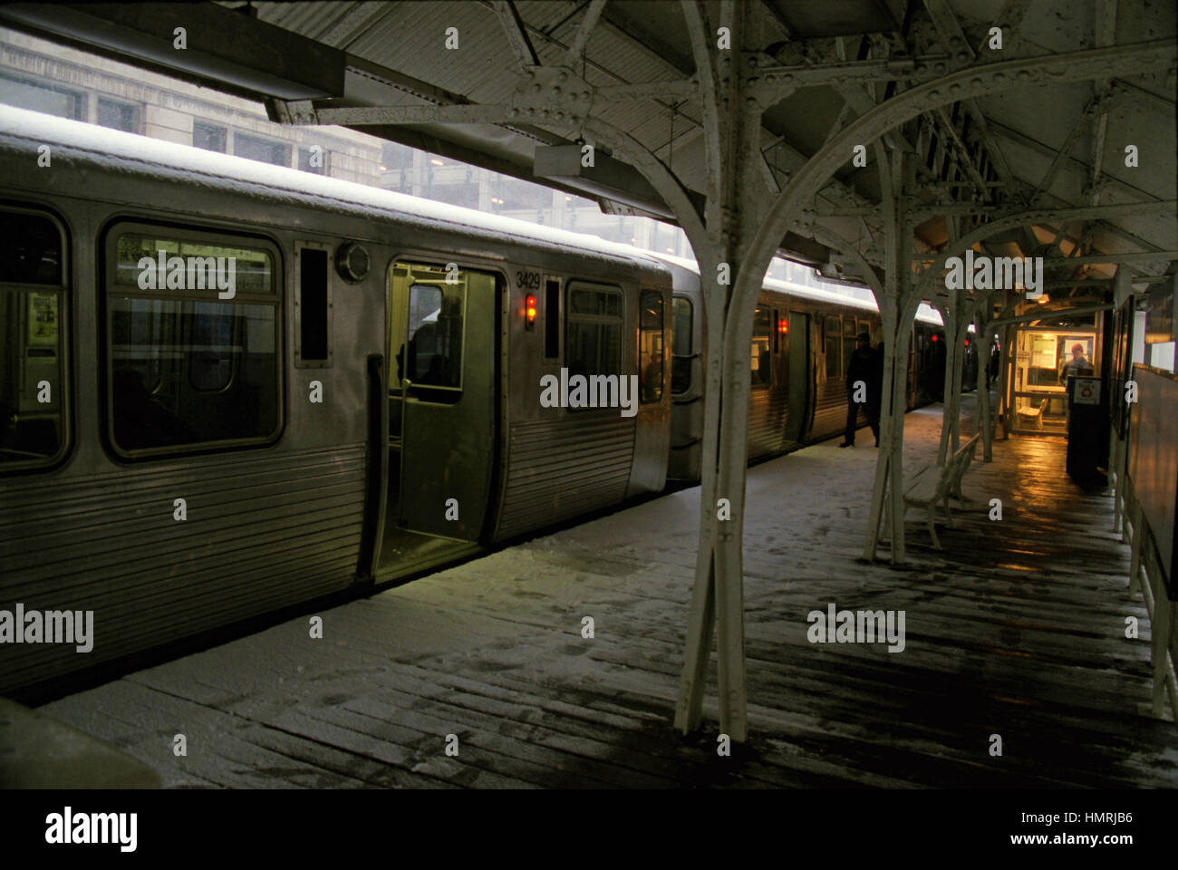 A downtown Chicago L train platform is quiet during an afternoon Good ...