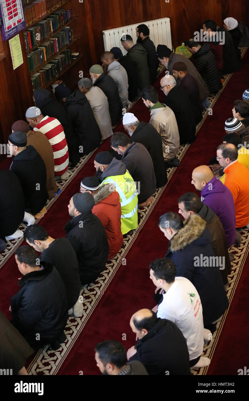 People from backgrounds visit hi-res stock photography and images - Alamy