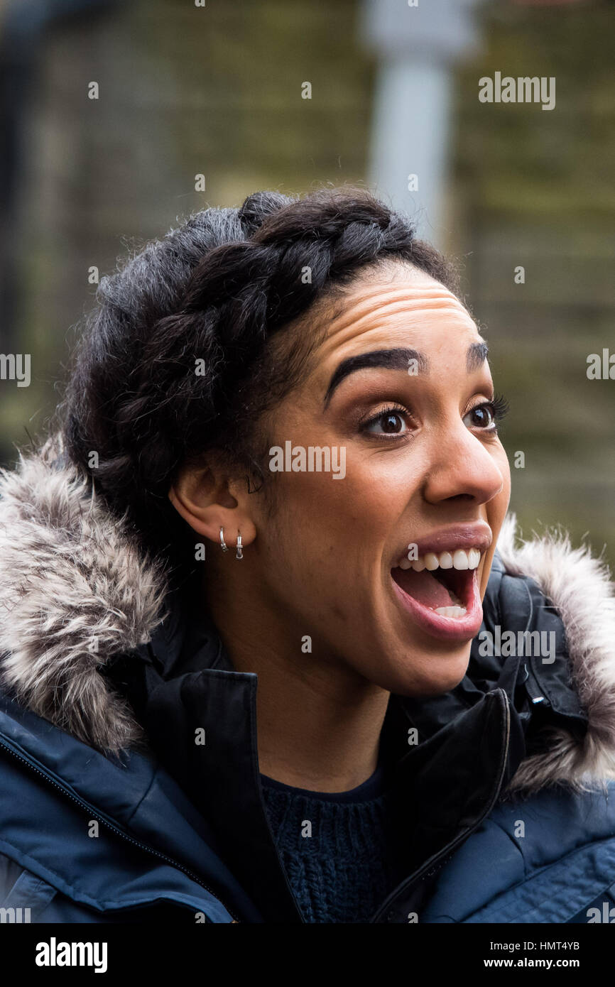 Pearl Mackie is spotted at Doctor Who filming on Mount Stuart Square in ...