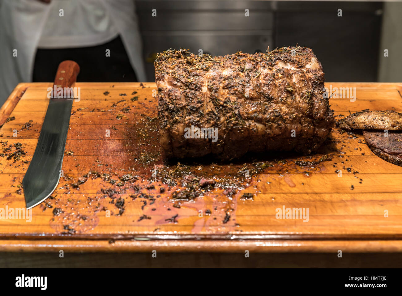 Carving of Wagyu beef roast Stock Photo - Alamy
