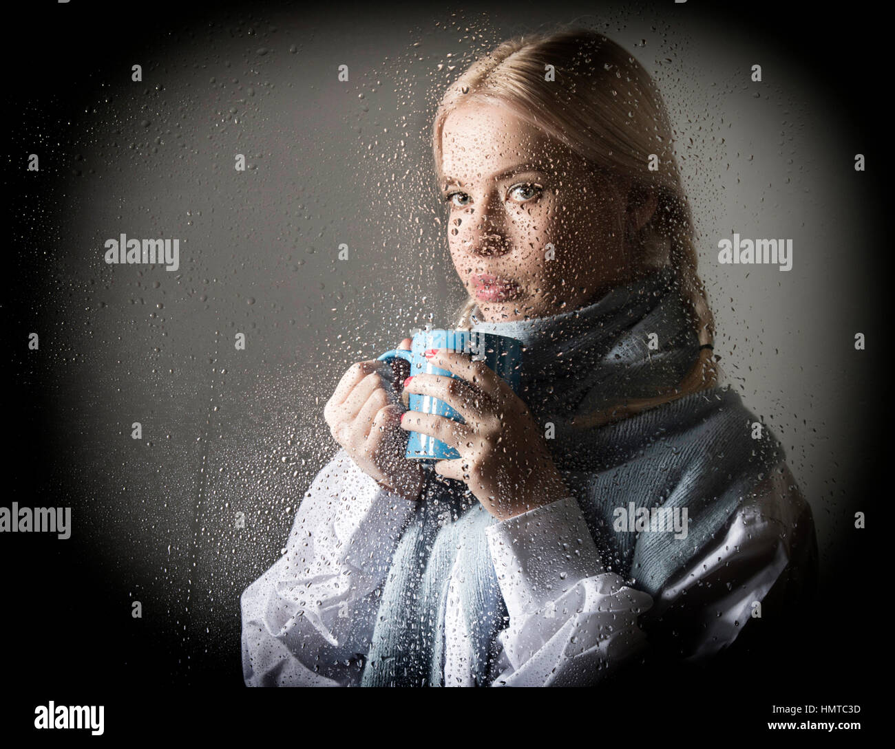 Pretty girl drinking coffee coffeeshop hi-res stock photography and ... Pretty girl drinking coffee coffeeshop hi-res stock photography and ...