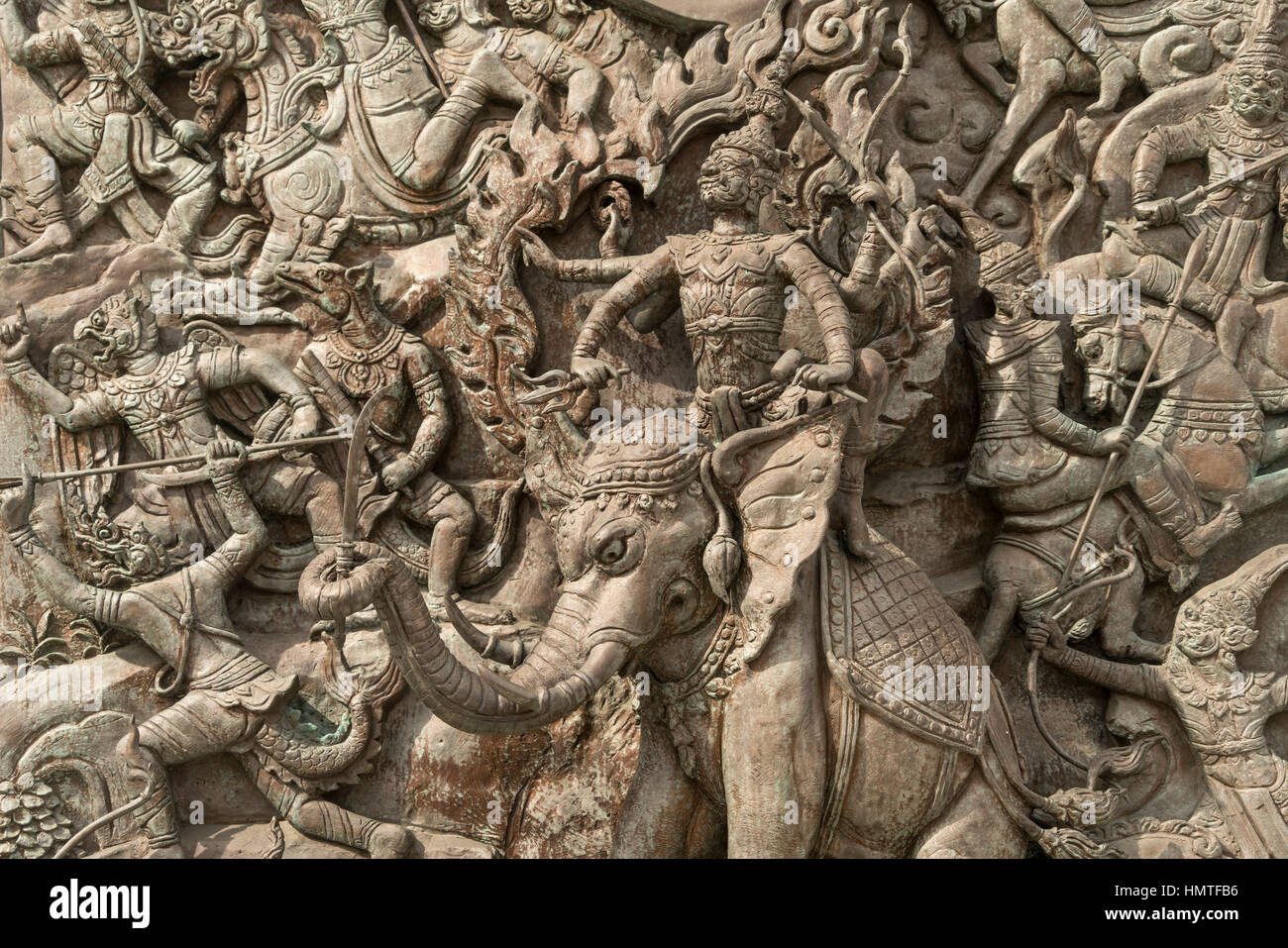 Relief tempel des goldenen buddha hi-res stock photography and images ...