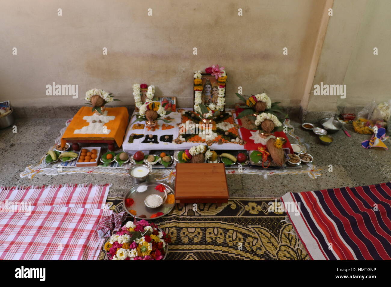 Hindu people offering special spiritual prayer to god Stock Photo - Alamy