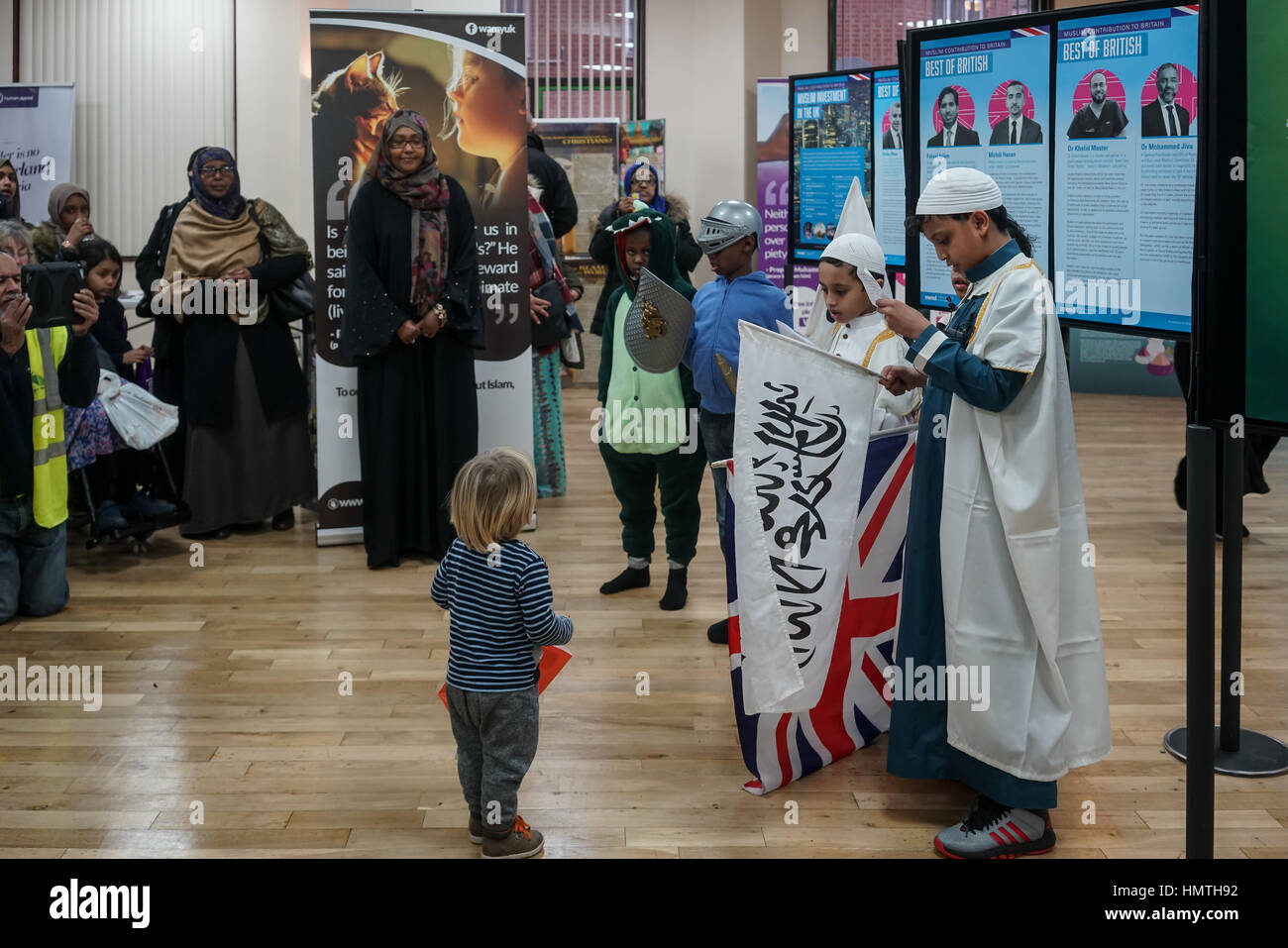 London,England, UK. 5th Feb 2017. Visitors at Finsbury Park Mosque in ...