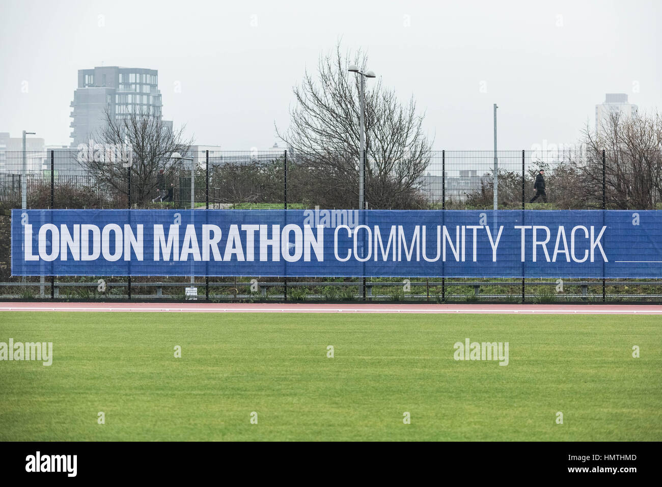 London marathon community track hi-res stock photography and images - Alamy