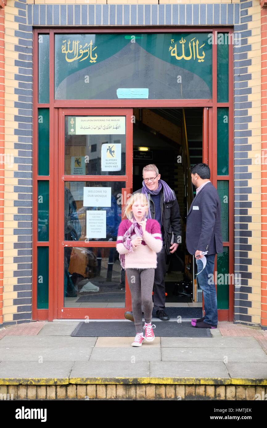 Medina mosque southampton hampshire uk hi-res stock photography and ...